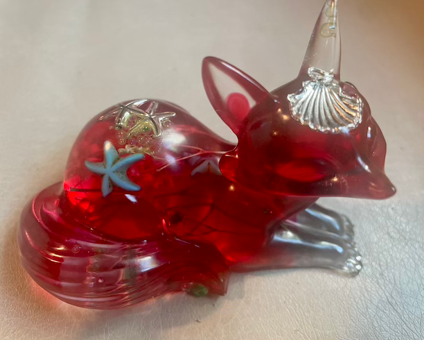 Red glass resin fox figurine with ocean themed gems | Cribbage King