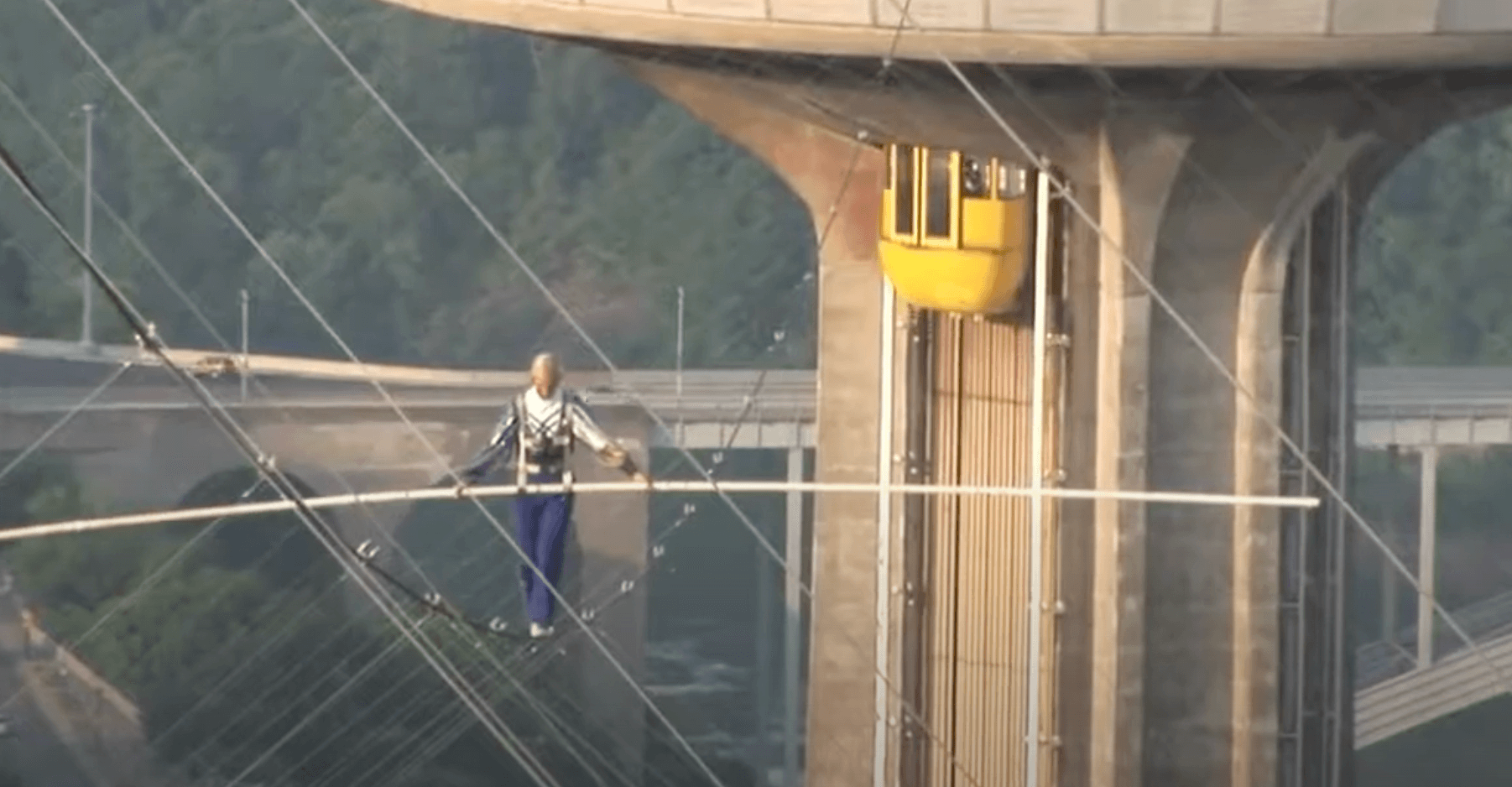 Tales of Niagara Falls Tightrope Walkers: 9 Daredevils Who Risked it ...