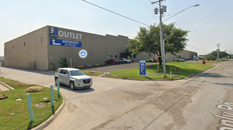 Laredo Texas Goodwill Outlets Bins Pay by the Pound