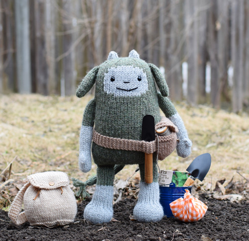 Trusty Troll | Fuzzy Mitten Toy Knitting Patterns