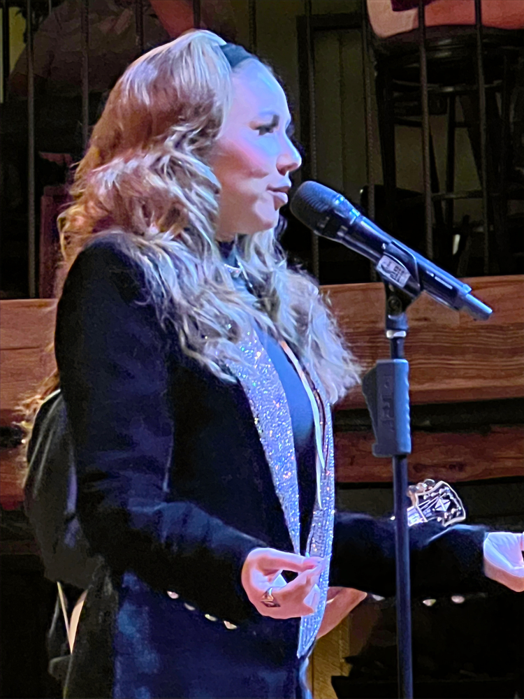Dosey Doe with Haley Reinhart - HAR.com