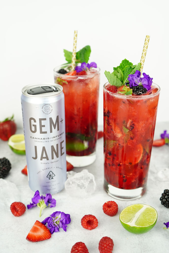 Simply Seltzer Mixed Berry Cannabis Mojito