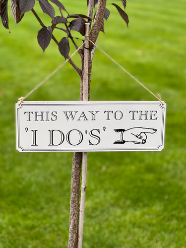 This way to the 'i do's' sign | TheStablesPropHire
