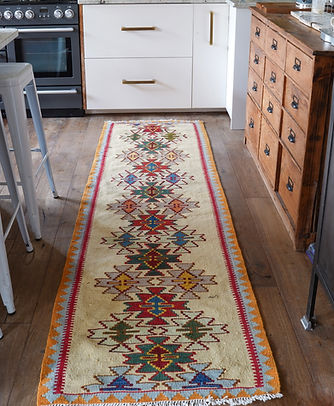 Stunning Vintage Rugs in Unique Designs | That Rebel House
