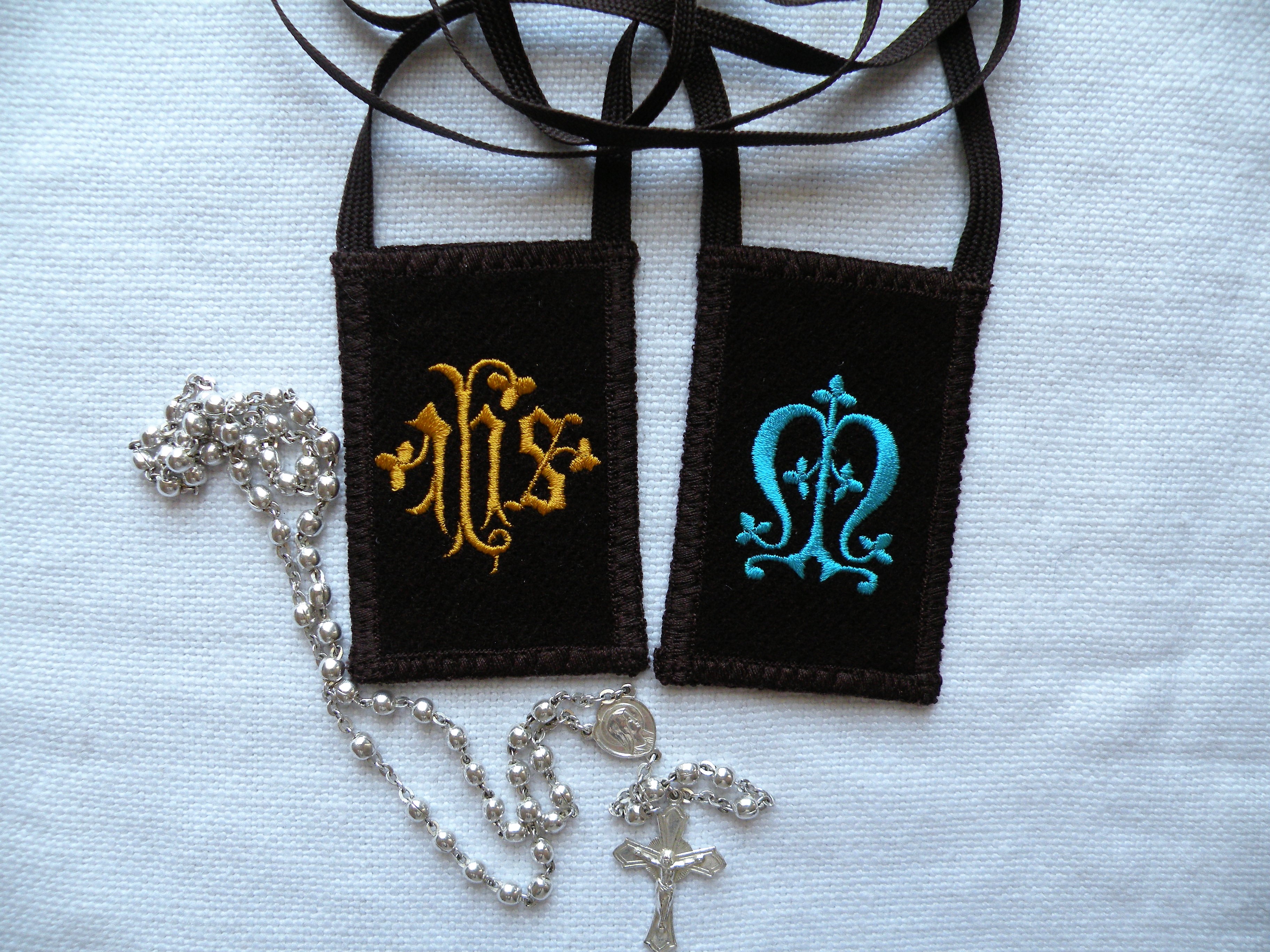Home | Mantle of Mary - The Brown Scapular
