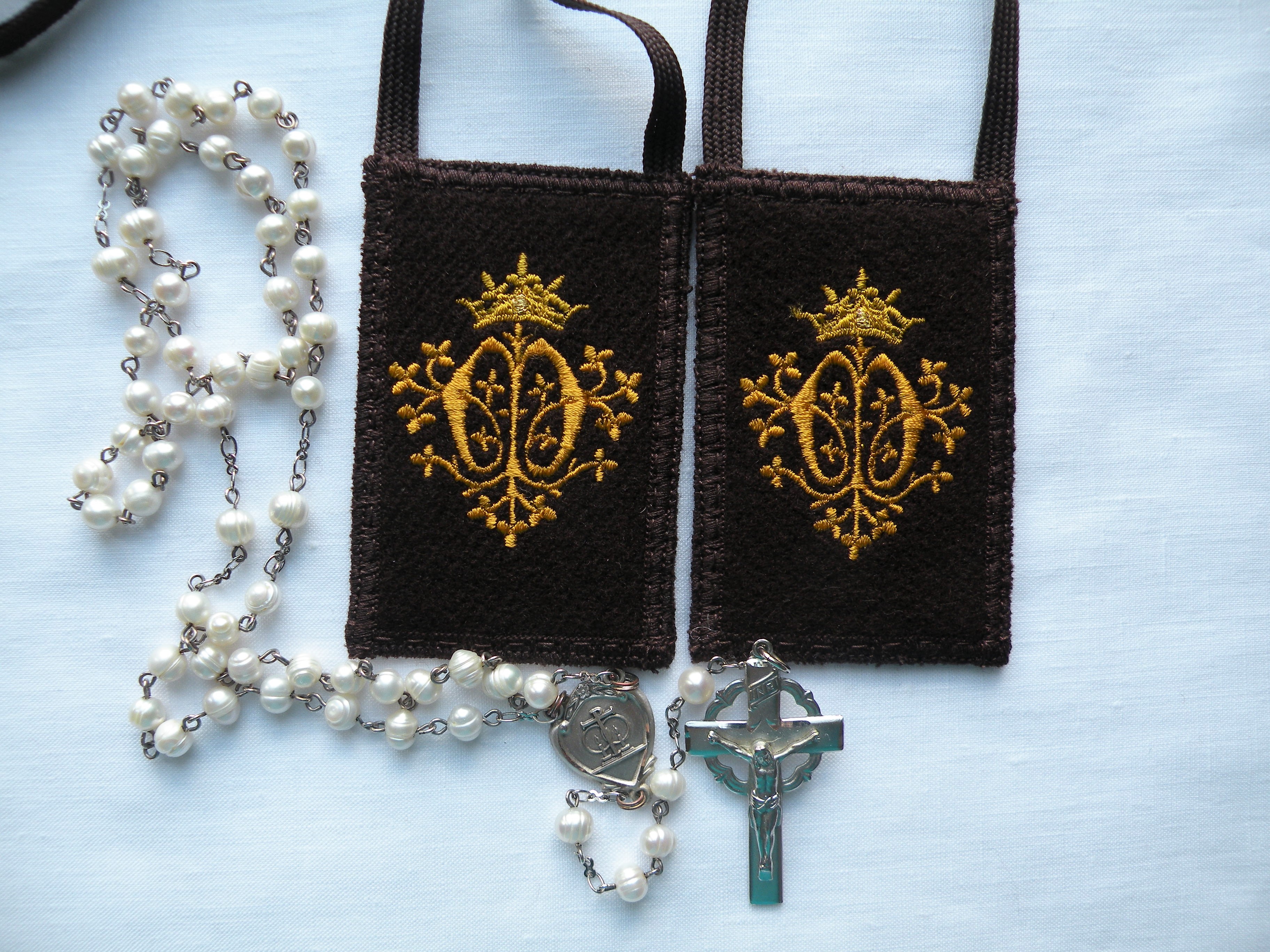Home | Mantle of Mary - The Brown Scapular