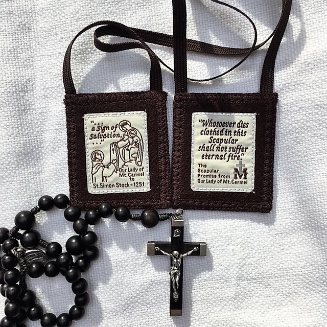 Home | Mantle of Mary - The Brown Scapular