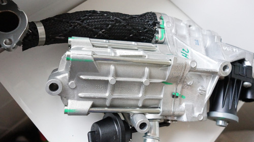 RANGE ROVER JAGUAR EGR VALVE 3.0 TDV6 RIGHT HAND BANK LR063122 GENUINE ...