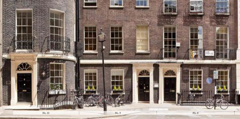 10 Downing Street In The Movies - How they film the famous address.