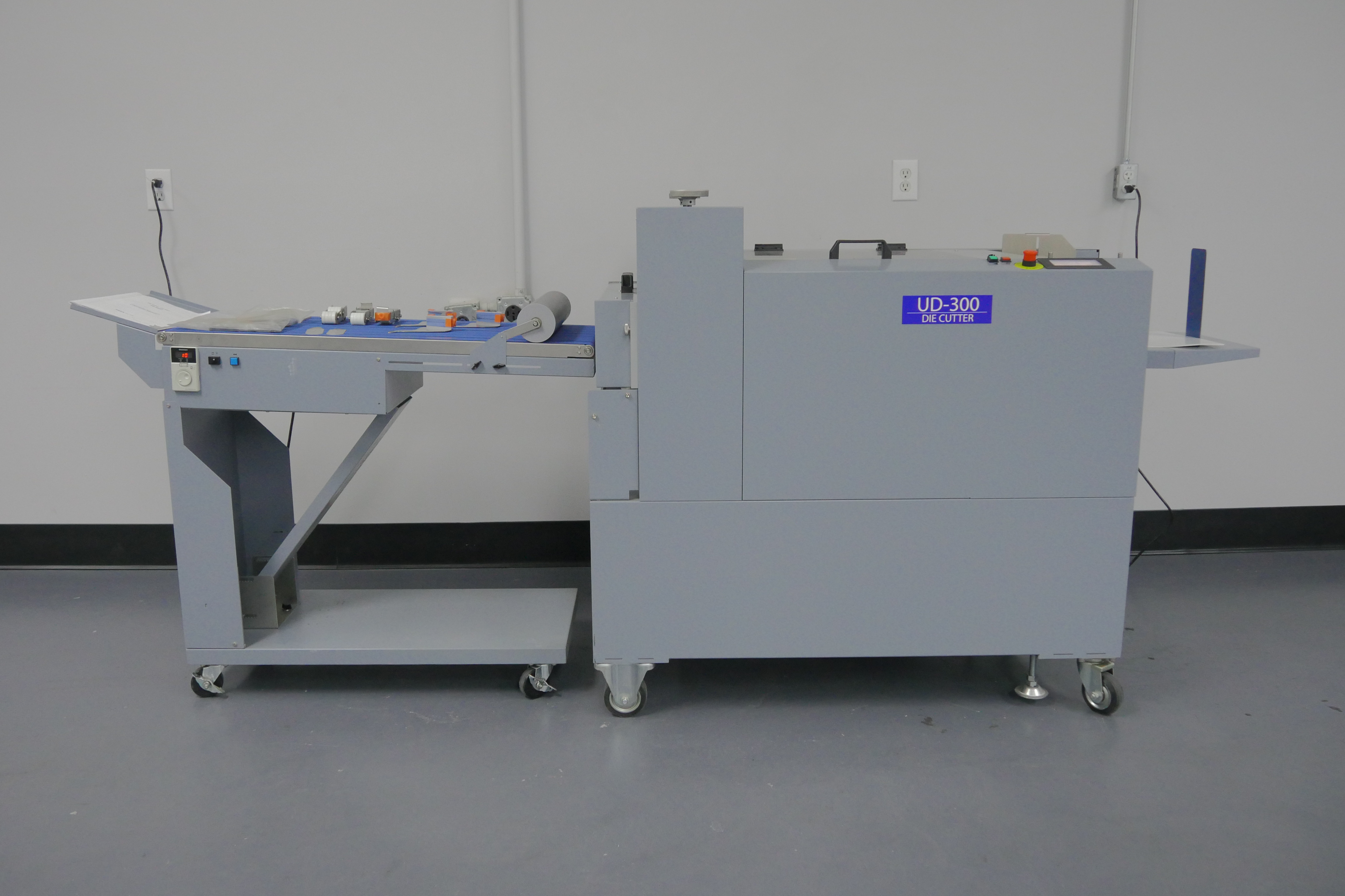 Duplo UD-300 Die Cutter