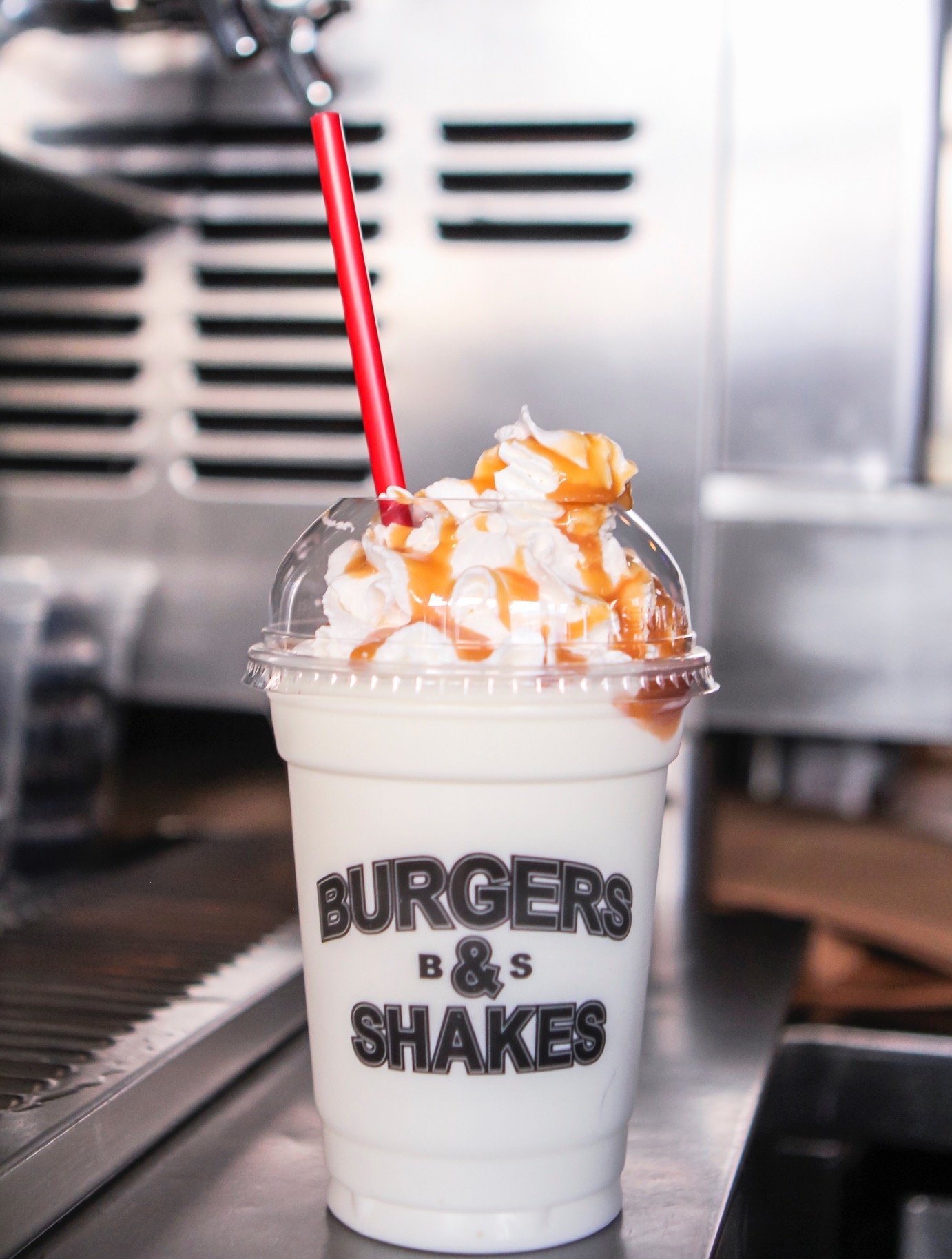 Home [www.burgers-and-shakes.com]