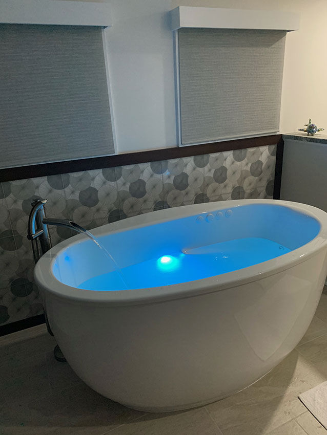 Sarah 5833 Side Drain Freestanding Soaking Tub with Heated Oxygen ...