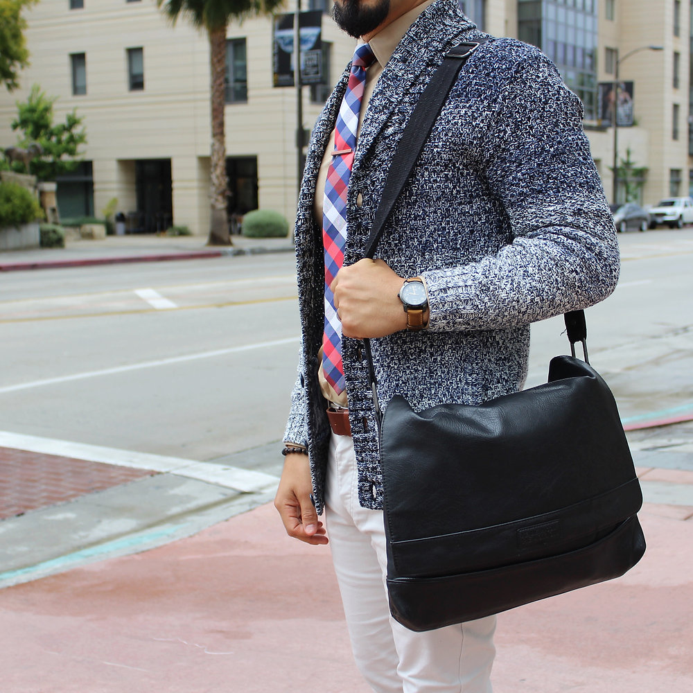 10 Essentials to Pack in Your Man Bag