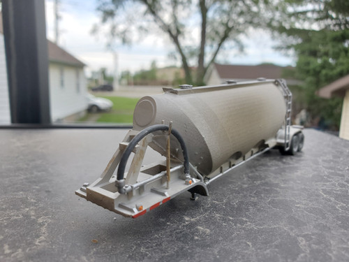 HO Scale J&L / Heil Dry Bulk Cement Tank Trailer | Yelton Models