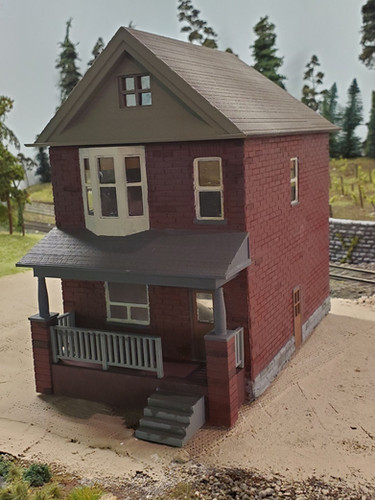 S Scale 2 1/2 Story Brick House w/bay window kit | Yelton Models