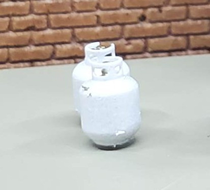 HO Scale 20# Propane Tanks | Yelton Models