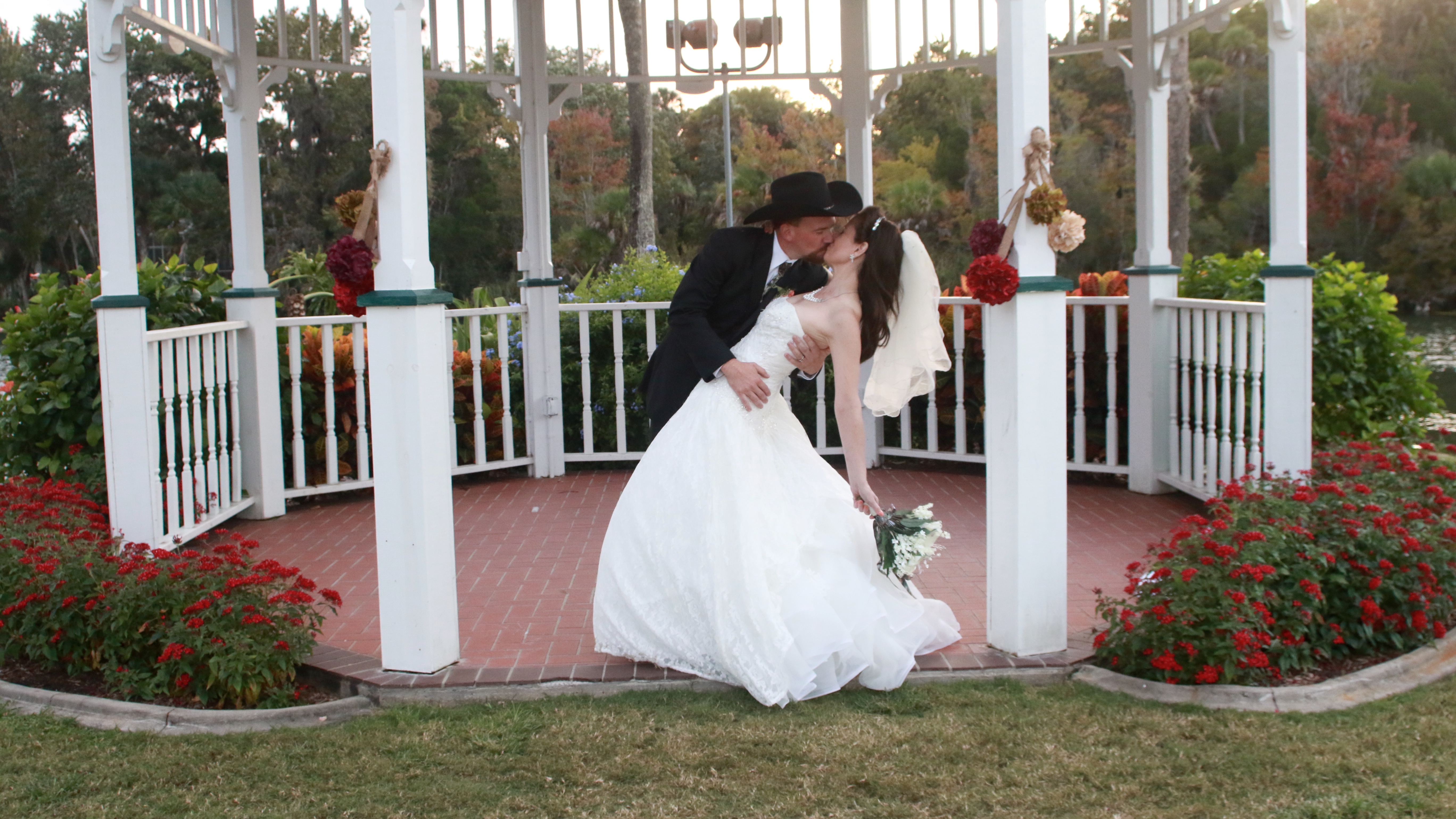 Wedding Photographer | Spring Hill | MonocleWedding.com