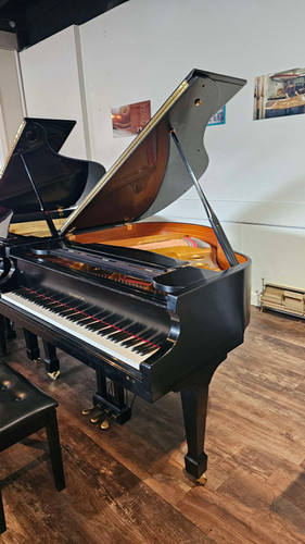 Samick sg-150c satin ebony | PianosNow