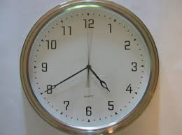 What is the internal angle between the hour and the minutes hand if the ...