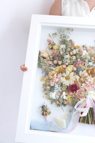 50x60 Tailored Frame | Vintage Flower Box