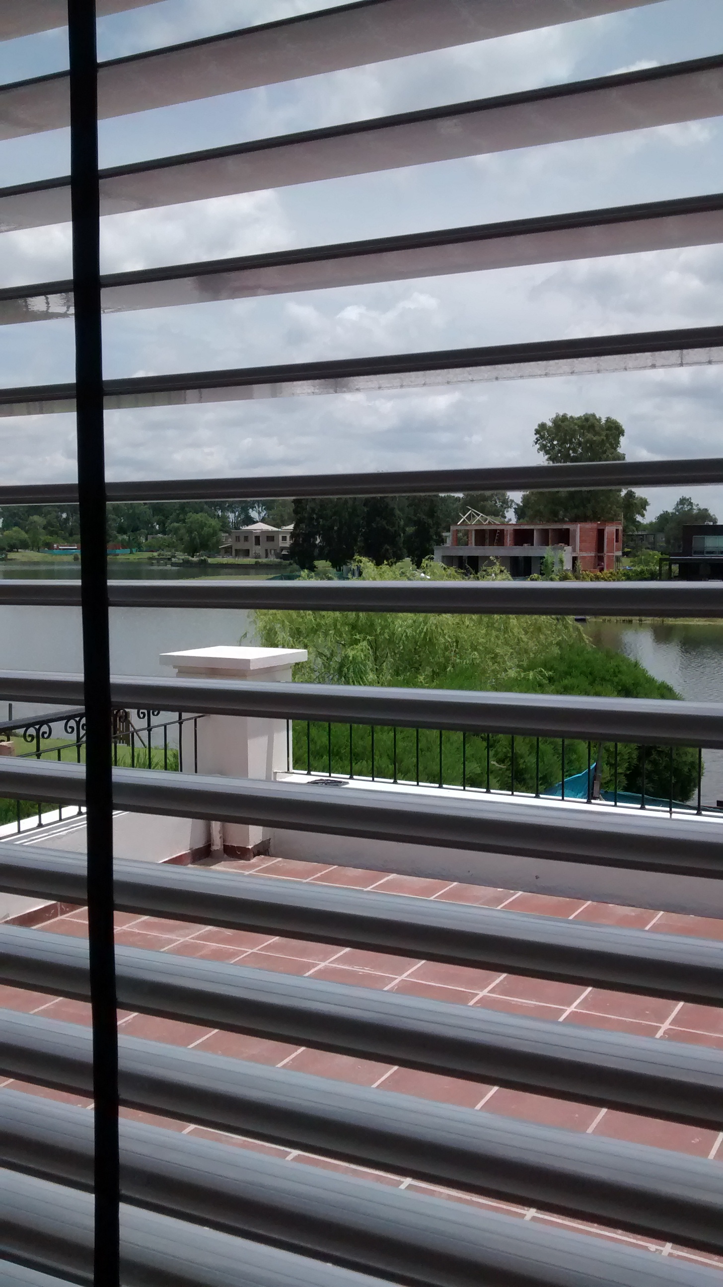 CortinasMazzeo | Persianas de aluminio tipo Barrio Regulables