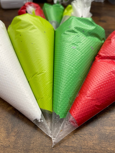 Royal Icing bags | The Cookie Darling