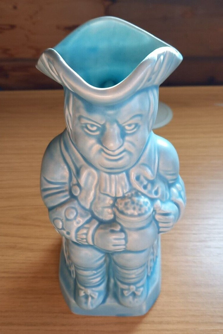 Ordinary Toby jug blue - Arthur Wood circa 1935