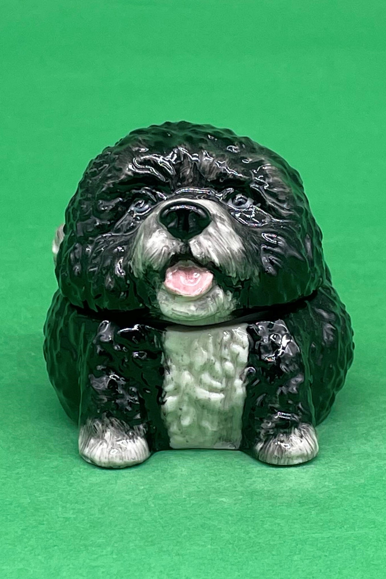 Elian face pot black - Kevin Francis circa 2001