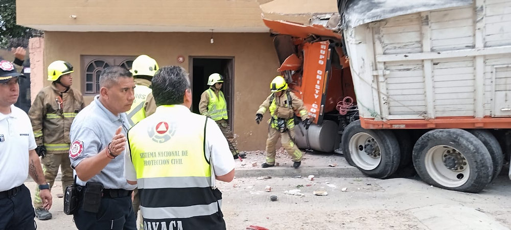 Tráiler provoca accidente en San Antonio de la Cal con saldo de una ...