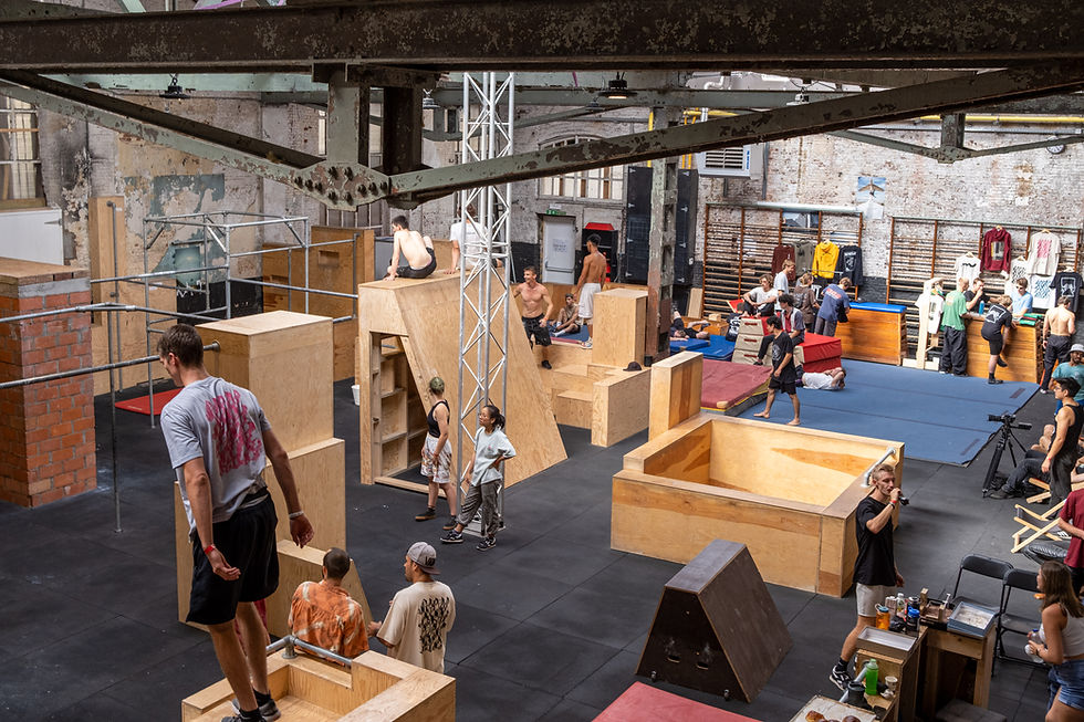 Parkour in Hal 5 | SPRINGSTOF Parkour