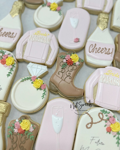 Boots & Bubbly- 2 Dozen | natsweets-cookies