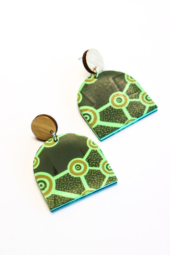 Gungalang 'Green Tree Frog' Half Arch Earring | Little Black Duck