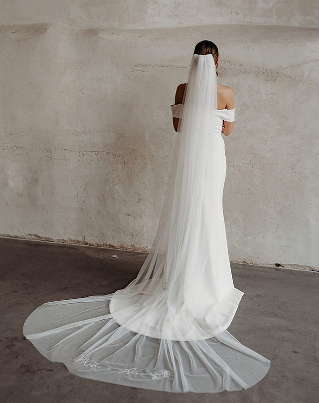 wedding veil with initials