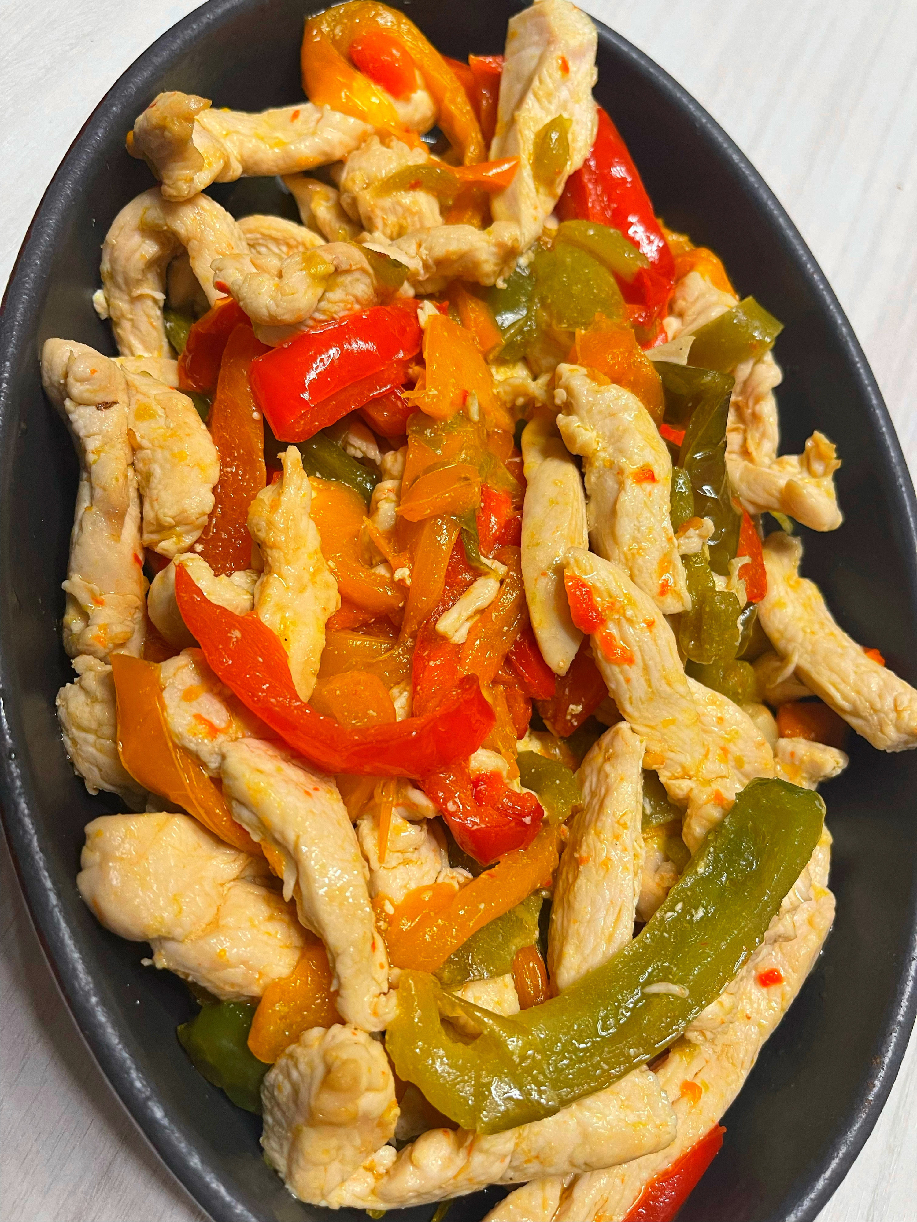 STRACCETTI DI POLLO CON PEPERONI