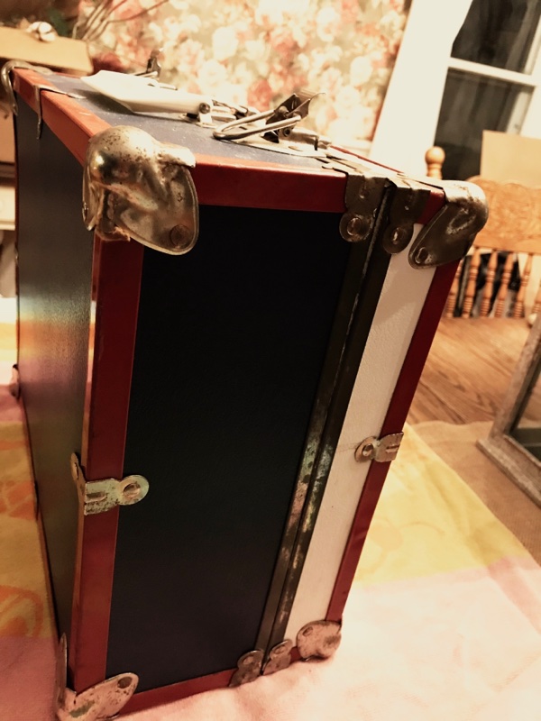 DIY: Harry Potter Trunk