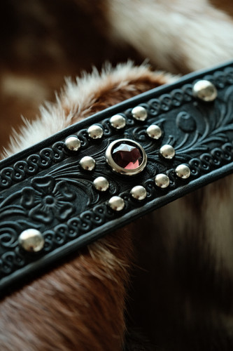 1936 MW No. 1986 Square Jeweled Motif | Codina Leather