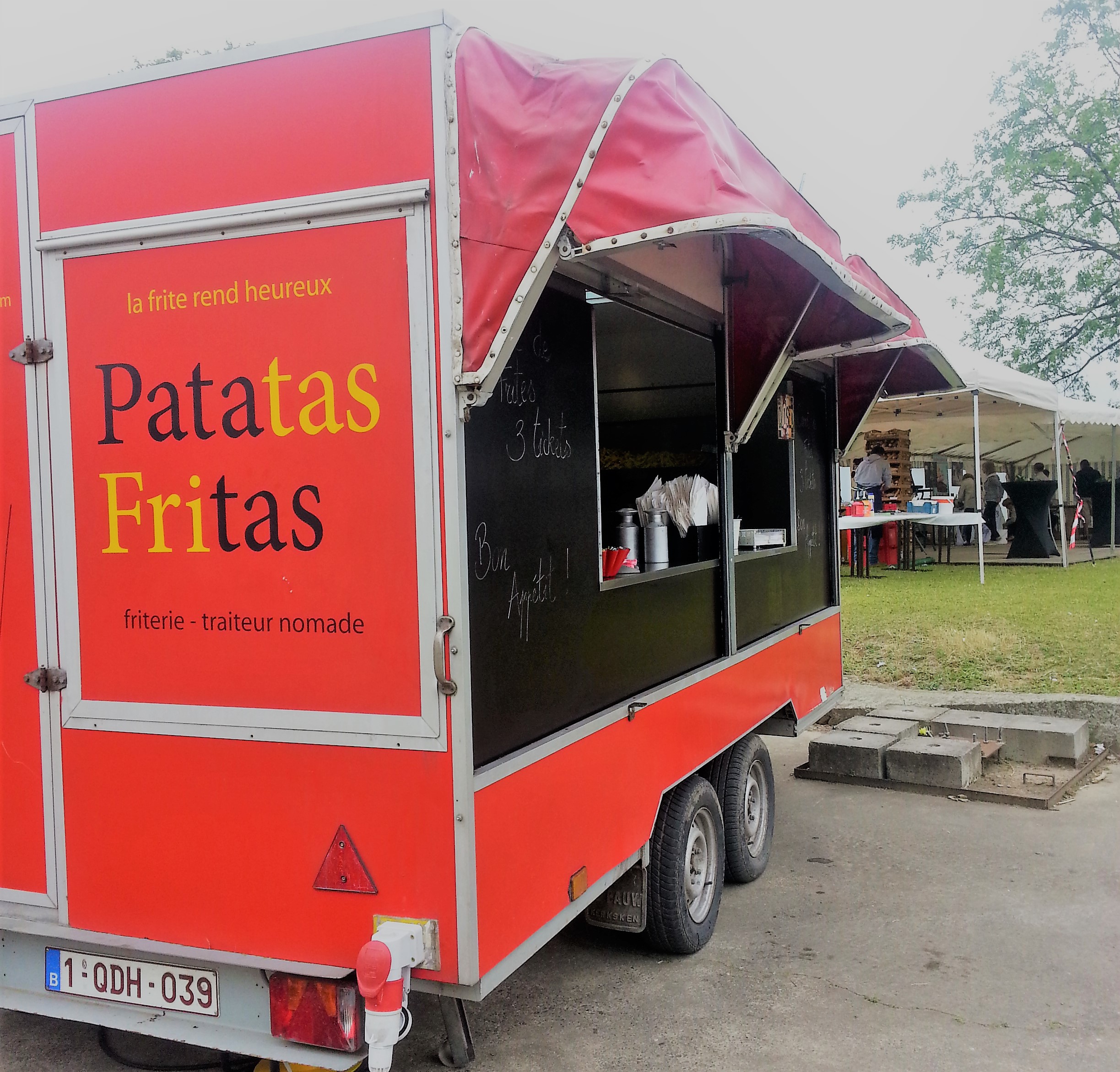 Patatas fritas friterie traiteur ambulant Belgique