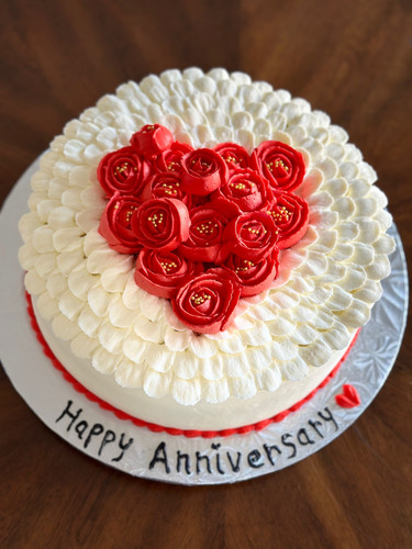 Anniversary cake (8 inch diameter cake) | Zayaka Cakes