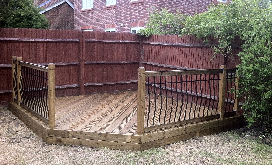 Essex Decking and Fencing|Timber Decking Gallery