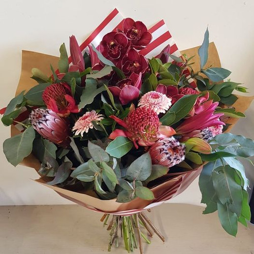 Large Front facing Bouquet | Peninsula Flowers