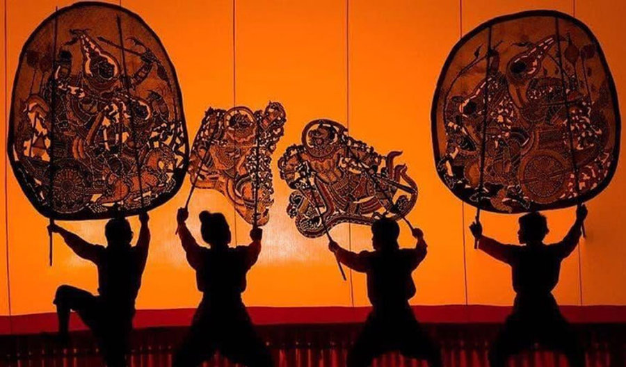 Sbek Thom: The Ethereal Dance of Cambodia's Shadows