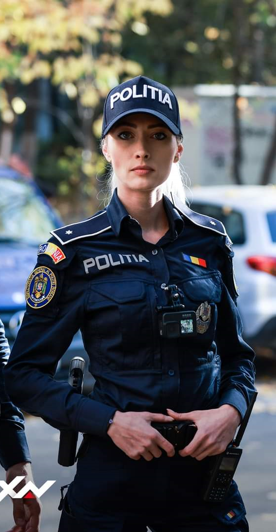 Noua Uniforma | Membrii