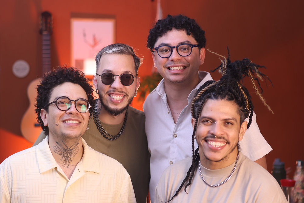 Todo romantismo da MPB com Belinho, Dipas, Marcelo e Mateus no show “Eu ...