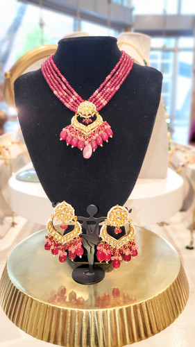 Beautiful bright pink necklace set | color