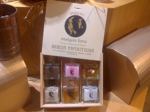 Caja de madera con 6 cubos de 10cl. | meigasfora