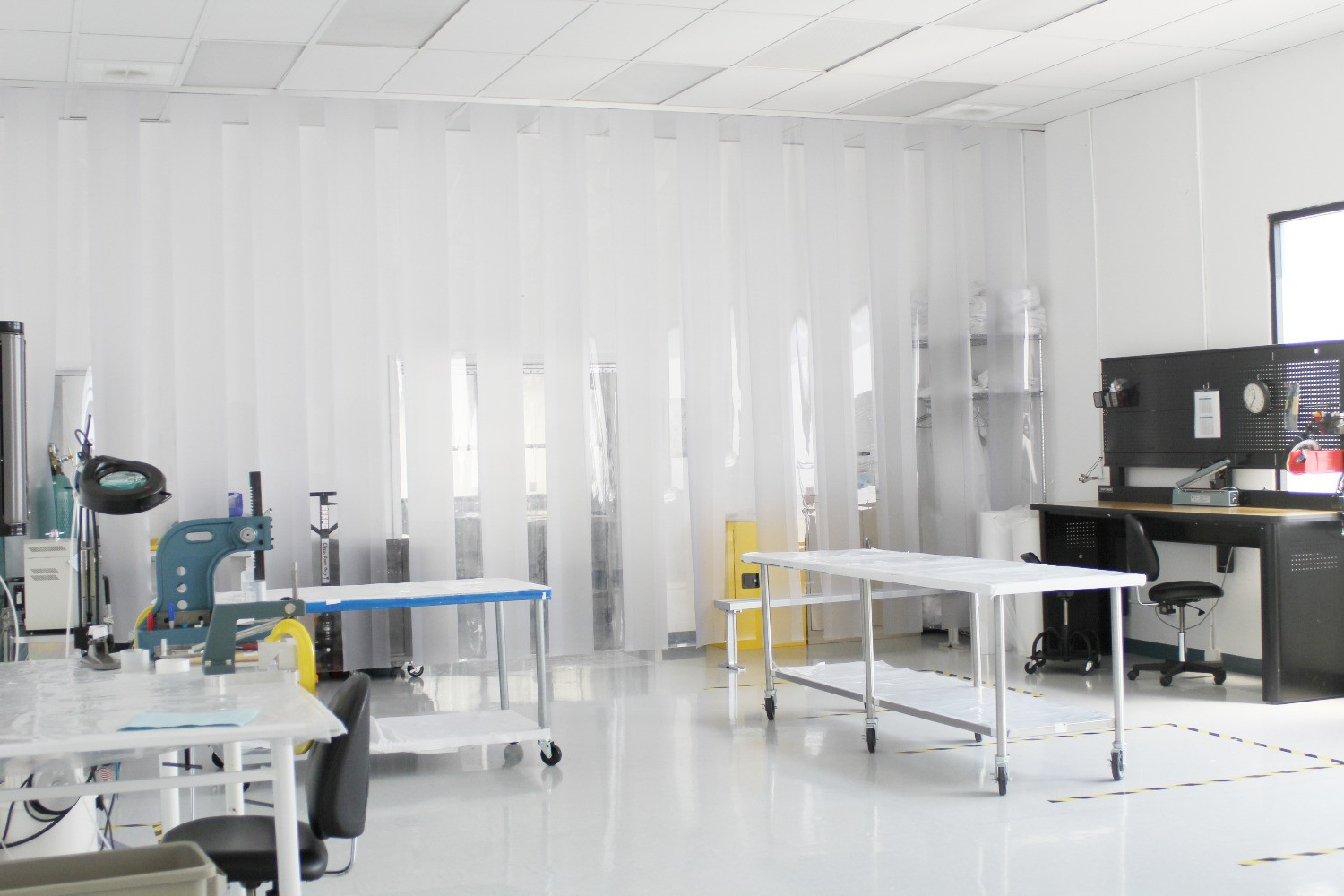 Class 10,000 Clean Room_2