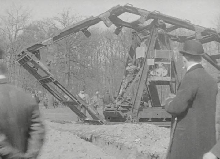 1914-1915 Boirault “Anti-Barbed-Wire” Machine