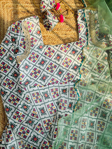 KariGari - White & Green Suit Set | Cotton Hues