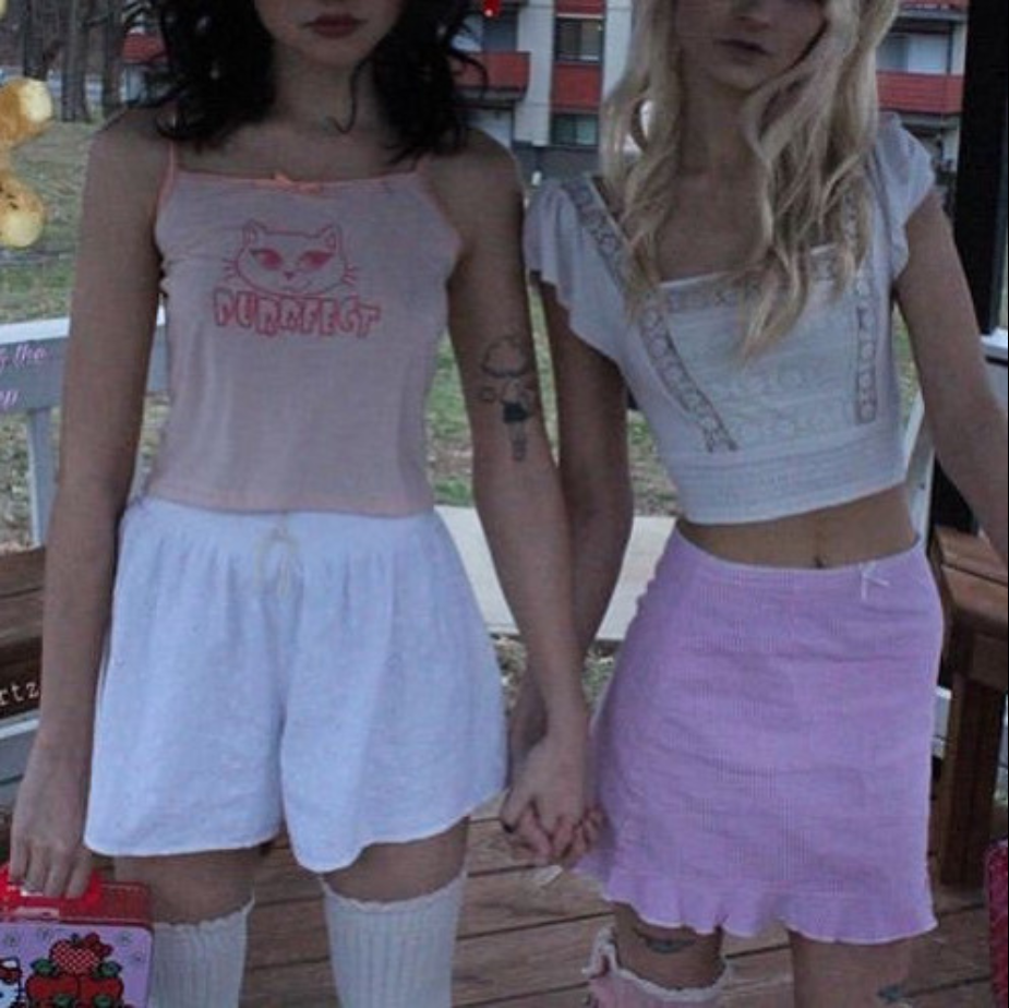 What are coquettes and the history of nymphets