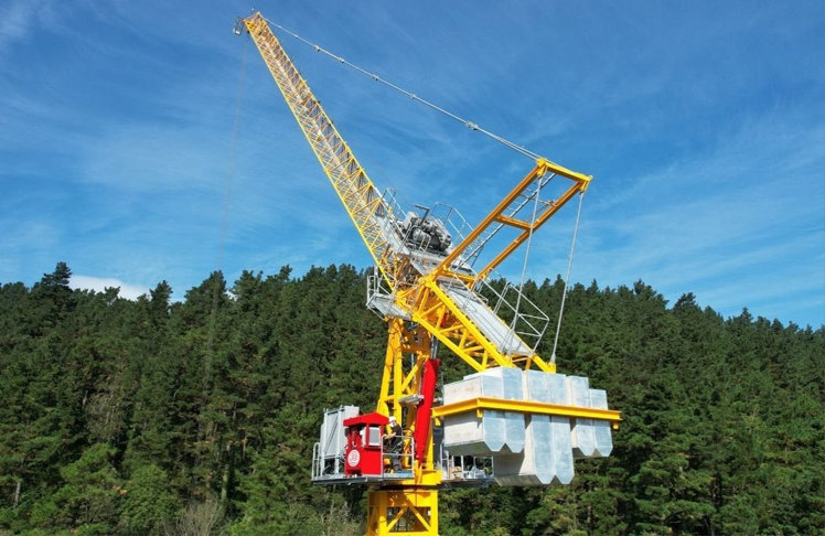 Jaso launches first hydraulic luffing jib tower crane with 18t capacity